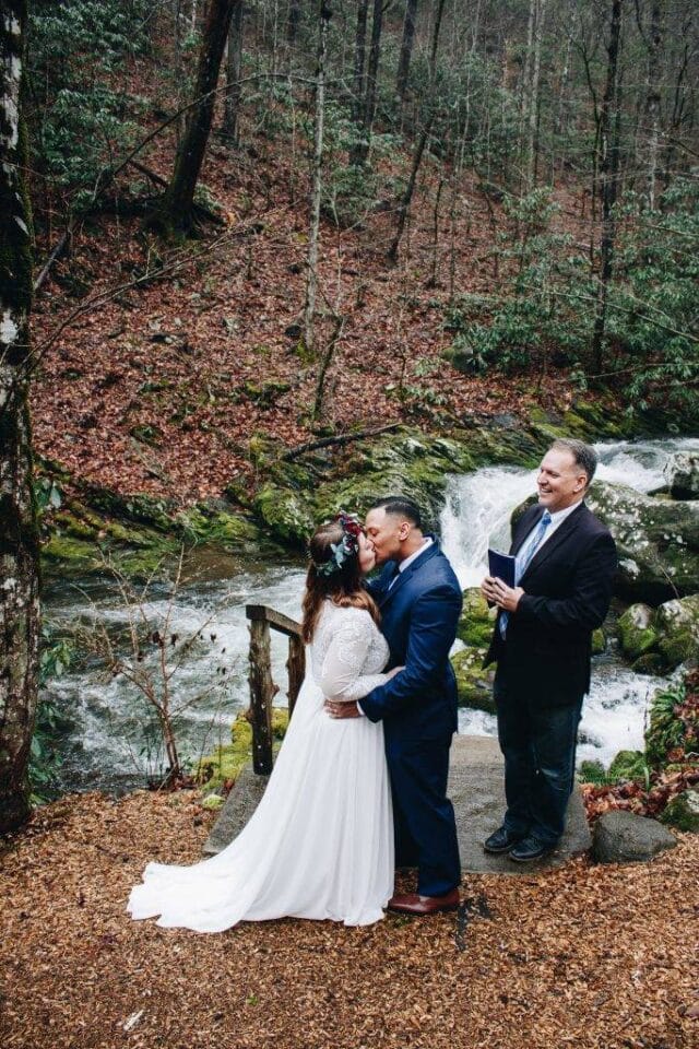 U.K. Couples' Guide to Eloping in the U.S.: Legal Steps