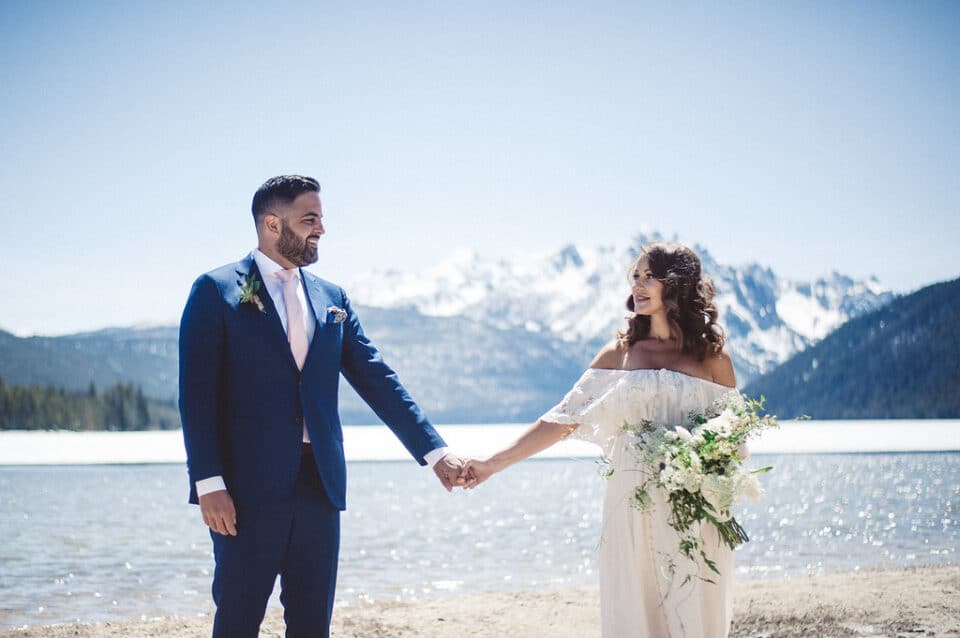 What is Eloping? 5 Facts & Myths About Eloping